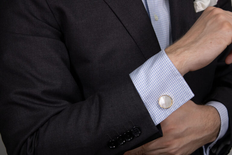 Cufflinks 101: A Gentlemen’s Introduction to Cufflinks | FredFloris